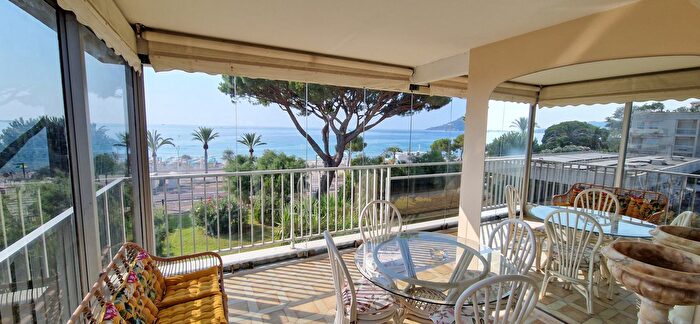 Appartement 3 pièces à Cannes, Bocca Sud, à louer
