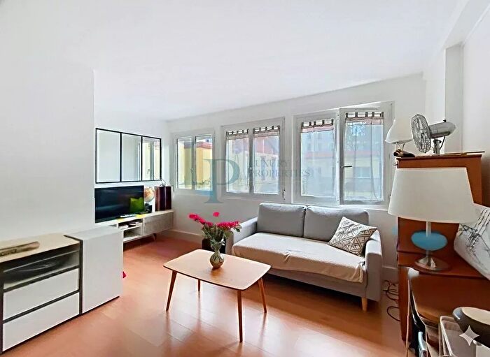 Appartement à vendre - Issy-les-Moulineaux, Les Iles, La Ferme - 1 pièce - 1 chambre