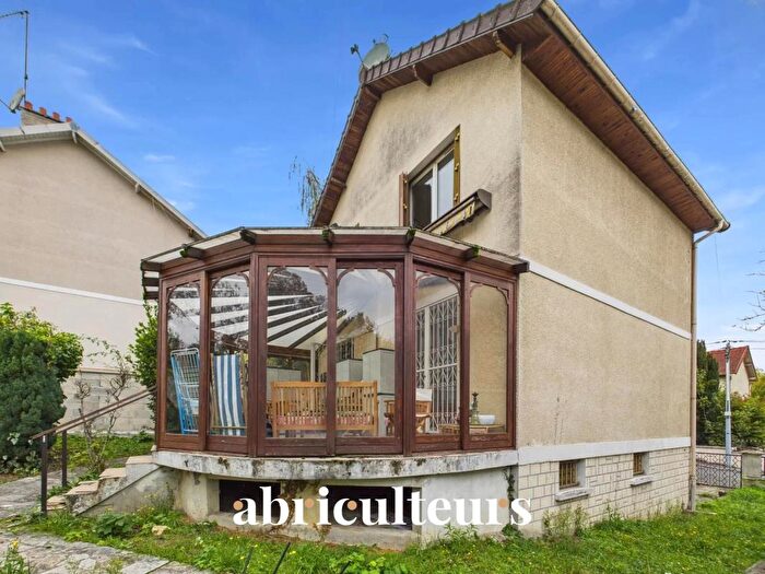 Appartement à vendre - Villemomble, Plateau dAvron, Mairie - 5 pièces