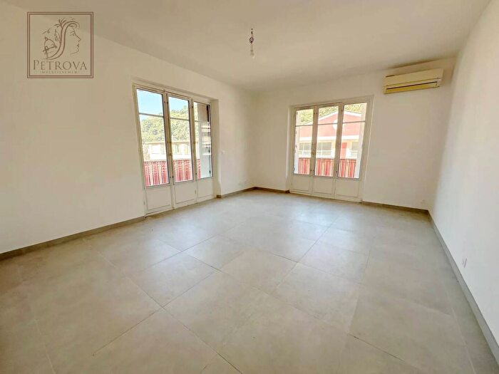 Appartement à louer - Saint-André-de-la-Roche - 3 pièces - 2 chambres