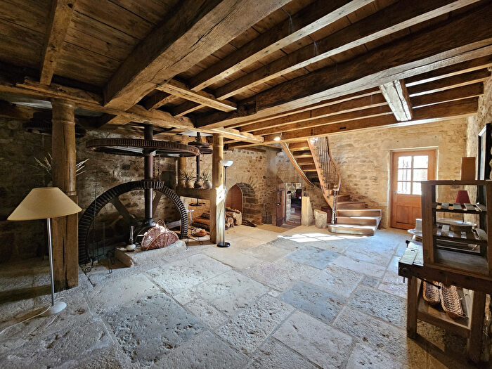 Maison à vendre - Beaune, Centre-ville - 10 pièces - 5 chambres