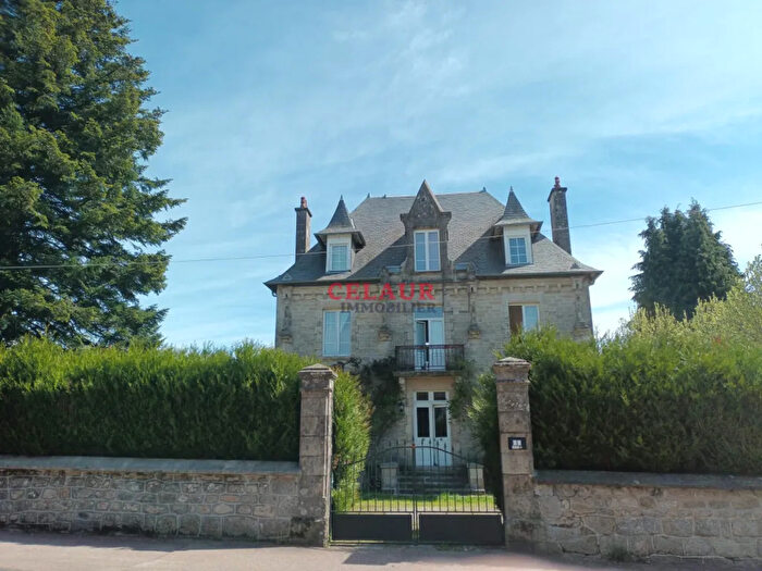 Maison 9 pièces à Égletons, à vendre
