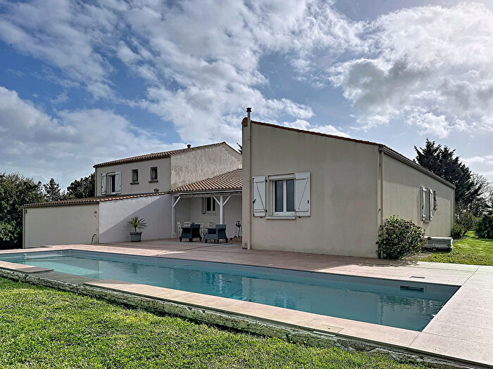 Maison à vendre - Yves - 6 pièces - 4 chambres