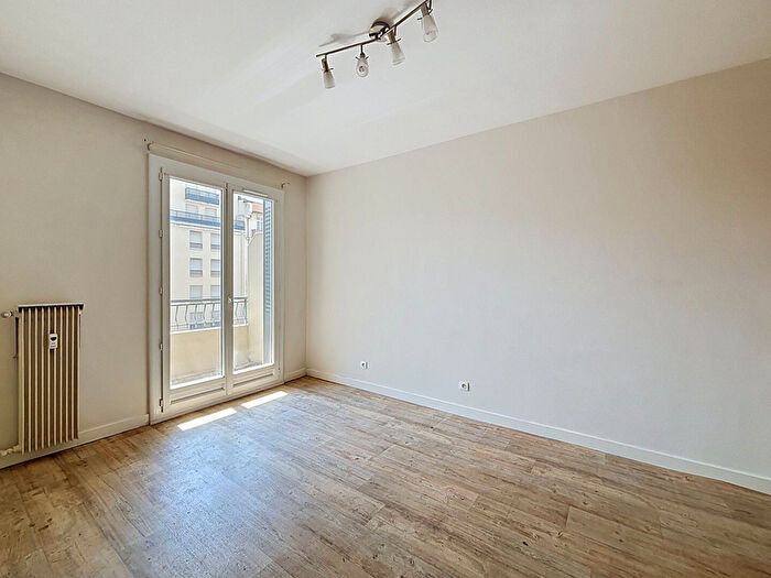 Lyon 8ème, Bachut, Transvaal : Appartement 3 pièces à vendre