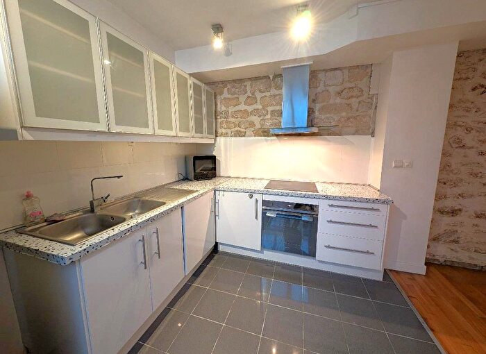 Appartement à louer - Paris e  - 2 pièces - 1 chambre