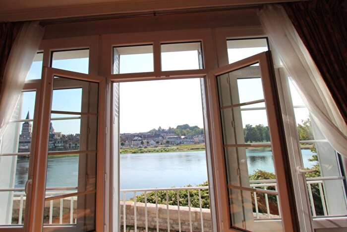 Appartement à louer - La Charité-sur-Loire - 4 pièces - 3 chambres