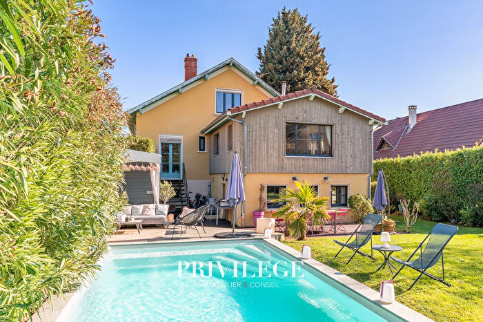 Maison à vendre - Champagne-au-Mont-dOr - 10 pièces - 8 chambres