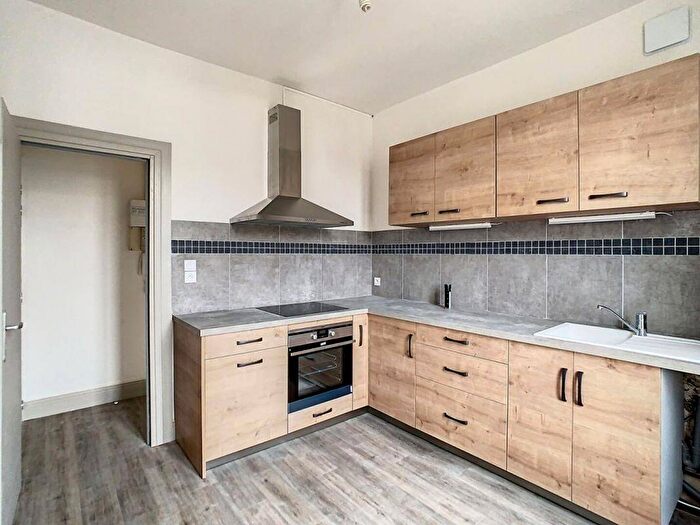 Appartement à louer - République, Aurillac - 3 pièces - 2 chambres