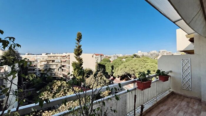 Appartement à vendre - Antibes, Juan-les-Pins, Le Cap - 3 pièces - 2 chambres