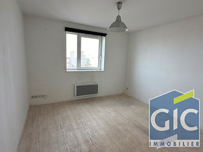 Caen, Calvaire Saint-Pierre : Appartement 1 pièce à louer