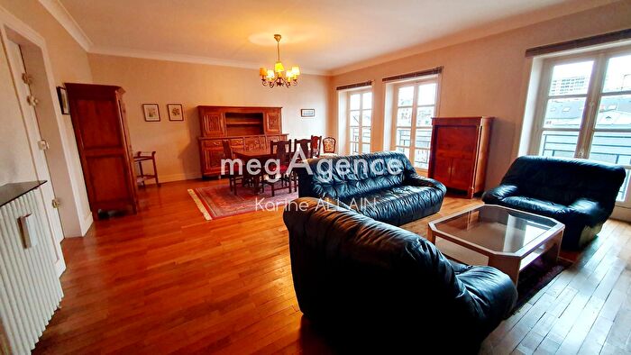 Appartement à vendre - Quartiers Centre, Centre-ville - 4 pièces - 2 chambres