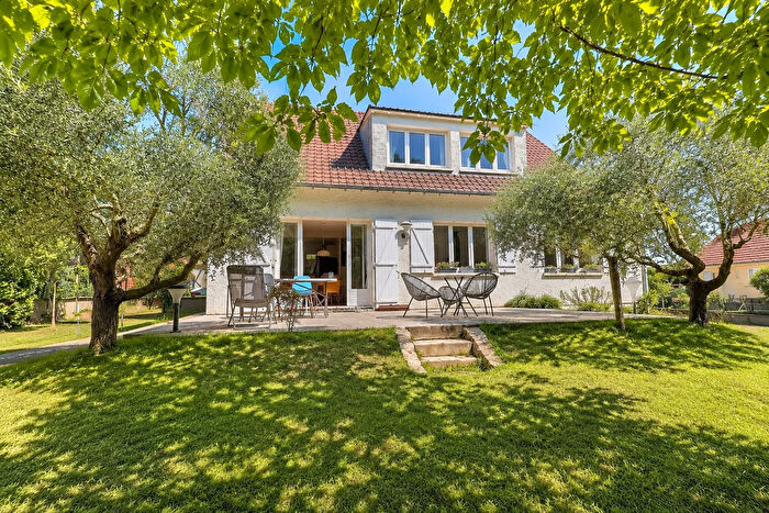Mareil-Marly : Maison 7 pièces à louer