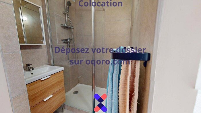 Appartement à louer - Cusset, Villeurbanne - 5 pièces - 4 chambres