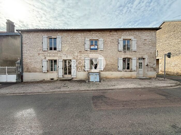 Maison 6 pièces à vendre à Reynel