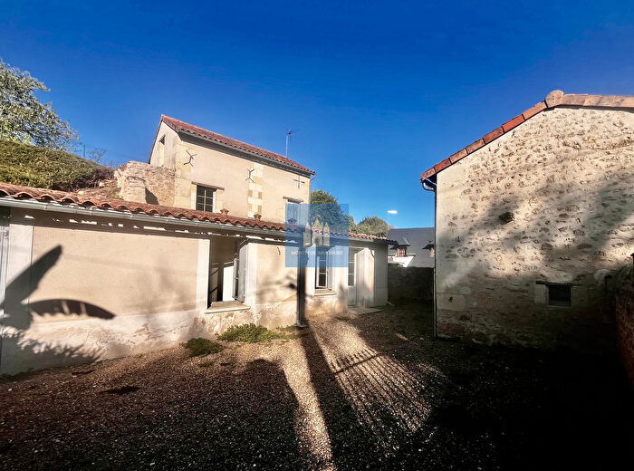 Maison 3 pièces à Montreuil-Bellay, à vendre