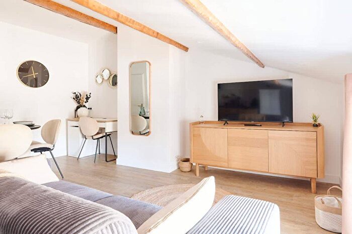 Appartement 2 pièces à Allées Paul Riquet, Béziers, à louer