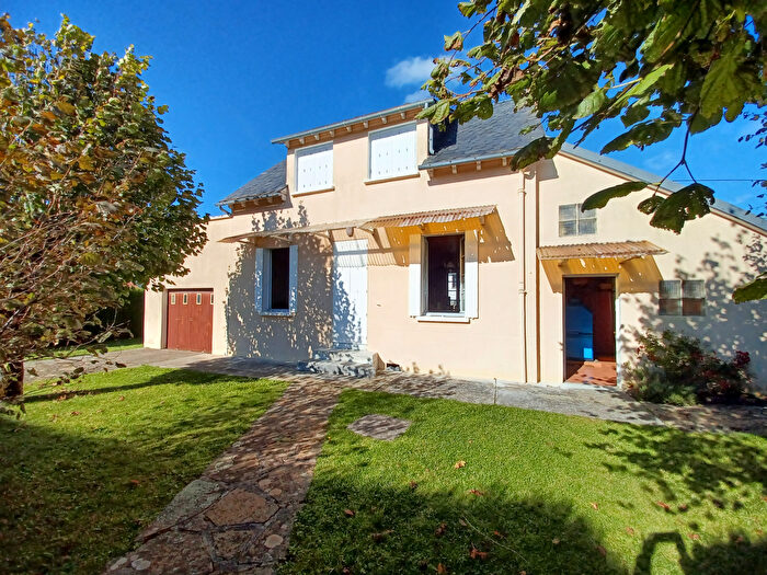 Maison à vendre - Anglards-de-Salers - 6 pièces - 5 chambres