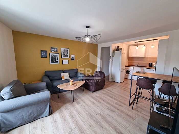 Appartement à vendre - Ambérieu-en-Bugey, Centre-ville - 4 pièces - 2 chambres