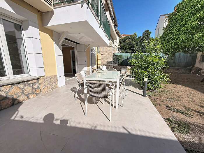 Appartement 4 pièces à louer - Cannes, Californie Pezou