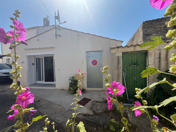 Le Château-d'Oléron : Maison 1 pièce à vendre