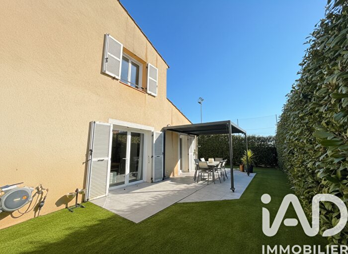 Maison à vendre - Roquebrune-sur-Argens, Les Fourques, Le Défens, Les Quatre Chemins - 5 pièces - 3 chambres