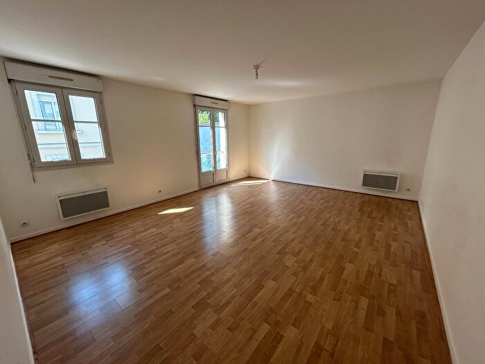 Appartement 4 pièces à Saint-Avertin, Centre-ville, à louer