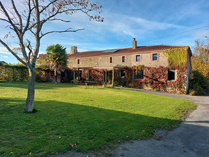 Maison à vendre - Le Fief-Sauvin - 7 pièces - 5 chambres