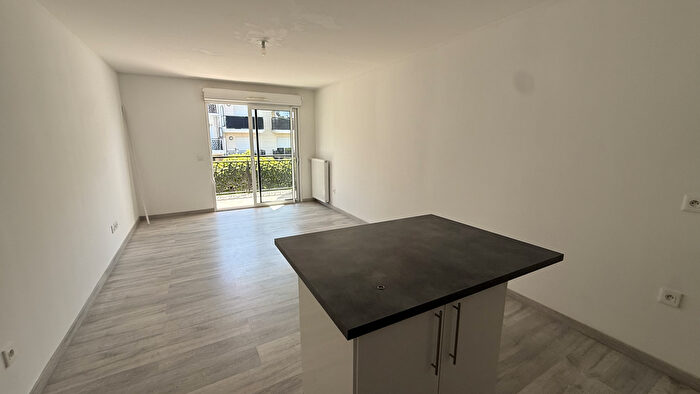 Neuilly-Plaisance, Bel Air, Clémenceau, Carnot : Appartement 3 pièces à vendre