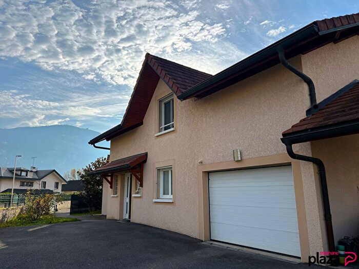 Maison à louer - Plaine et Chatelet, Gaillard - 7 pièces - 4 chambres