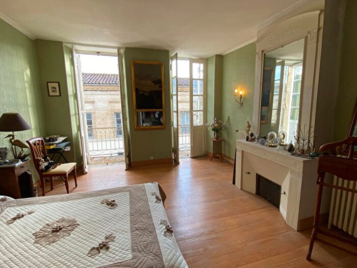 Maison à vendre - Sauveterre-de-Guyenne - 5 pièces - 3 chambres