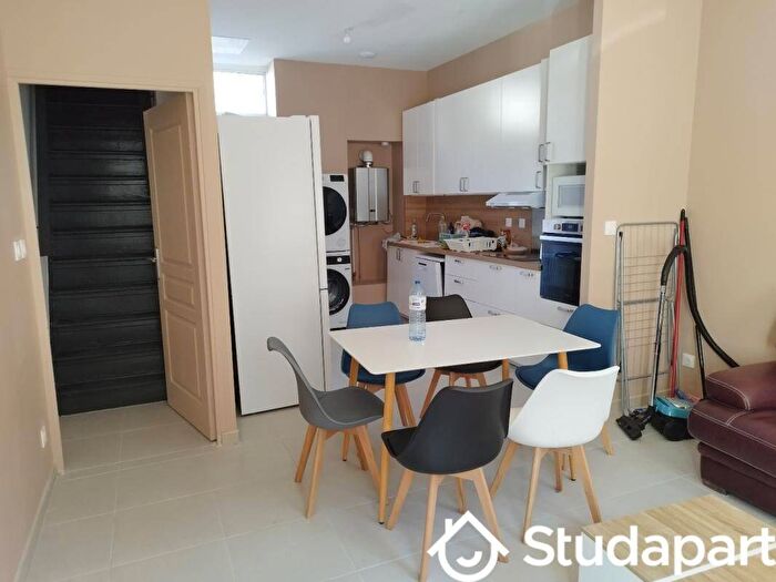 Appartement à louer - Caulier, Lille - 1 pièce - 3 chambres