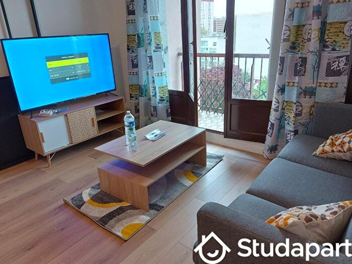 Appartement à louer - Suffren, Neuilly-sur-Marne - 1 pièce - 2 chambres