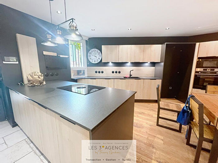 Appartement 5 pièces à Le Plan-de-la-Tour, à louer