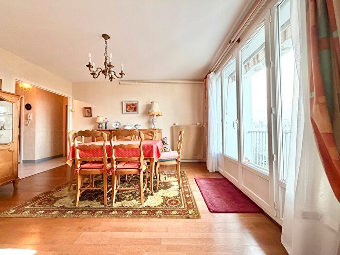 Appartement à vendre - Lucé, Centre-ville - 4 pièces - 2 chambres