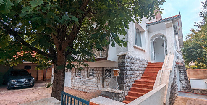 Maison à vendre - Pau, Le Hameau - 7 pièces - 5 chambres