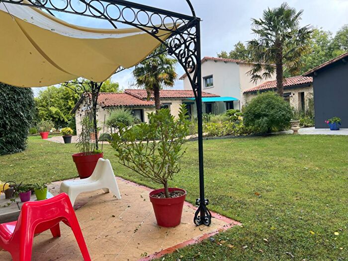 Maison à vendre - Augé - 12 pièces - 7 chambres