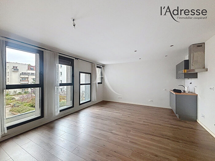 Appartement 1 pièce à louer à Suresnes, Centre-ville