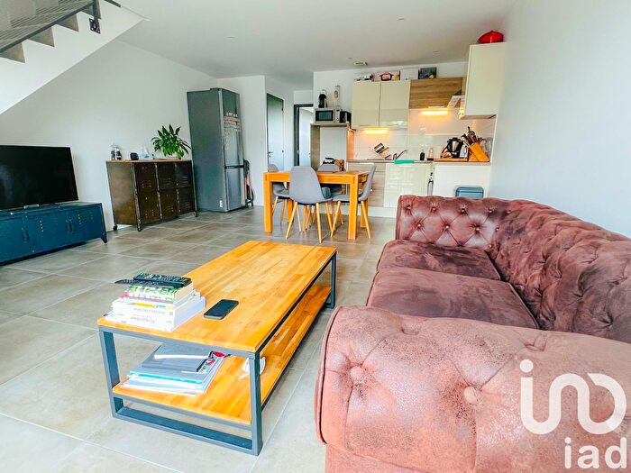Maisons à vendre et appartements à louer - 1
