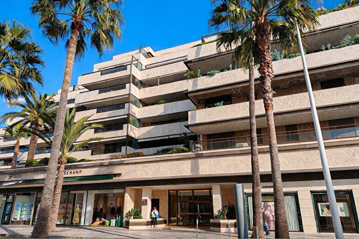 Appartement à vendre - Cannes, Centre-ville - 3 pièces - 2 chambres