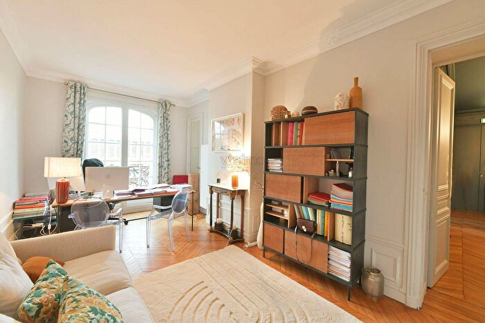 Appartement à louer - Porte Dauphine, Paris ème arrondissement - 6 pièces - 4 chambres