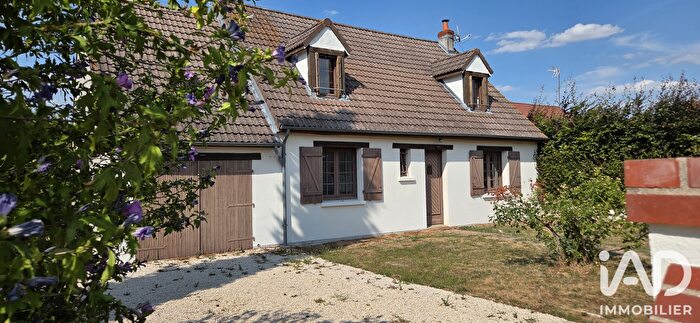 Maison 5 pièces à Saint-Péravy-la-Colombe, à vendre
