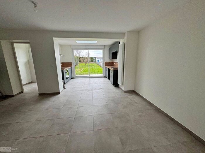 Maison à louer - Sud, Pérenchies - 5 pièces - 4 chambres