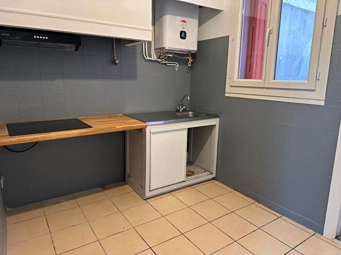 Appartement à louer - Marseille er , Chapitre - 3 pièces - 2 chambres