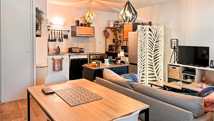 Appartement à vendre - Moissy-Cramayel, Centre-ville - 2 pièces - 1 chambre