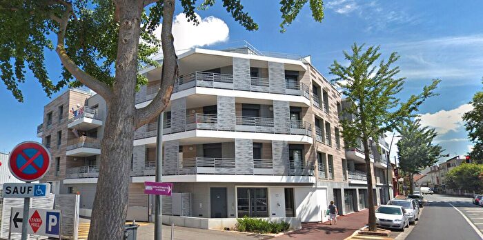 Appartement à louer - Tilleuls-Champagne, Savigny-sur-Orge - 3 pièces - 2 chambres