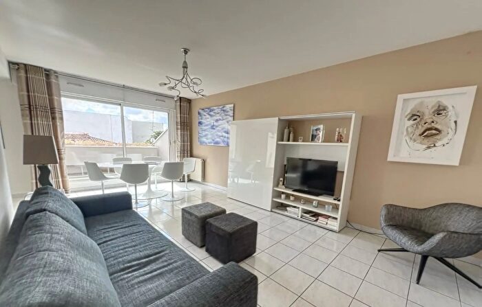 Nîmes, Jean Jaurès : Appartement 3 pièces à vendre