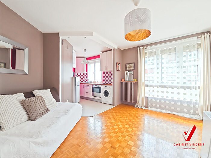 Appartement 2 pièces à vendre à Courbevoie, Marceau République