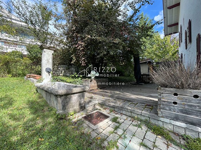Maison à vendre - Divonne-les-Bains - 14 pièces - 6 chambres