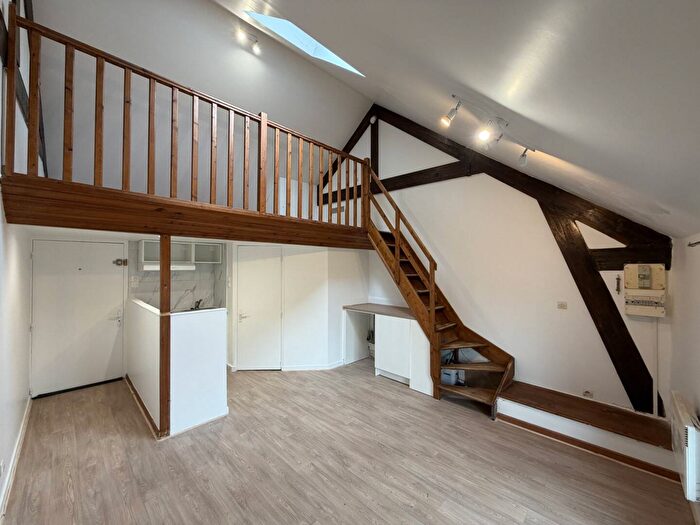 Appartement 1 pièce à Rive de Seine Sud Est, Melun, à louer
