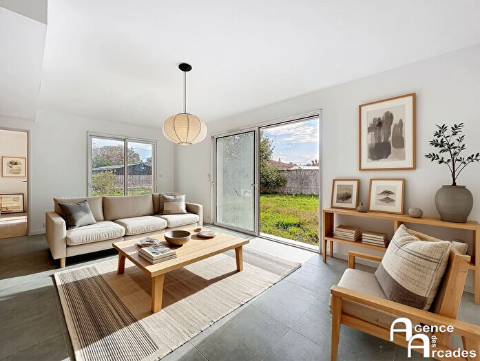 Maison à vendre - Saint-Sulpice-et-Cameyrac - 5 pièces - 4 chambres